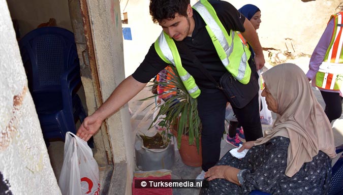 Wereld leert Turkijemodel: Turken helpen dit Offerfeest wereldwijd 25 ...