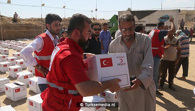 Wereld leert Turkijemodel: Turken helpen dit Offerfeest wereldwijd 25 ...