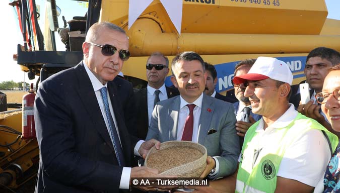 Erdoğan test elektrische tractor van Turkse makelij - Turkse Media ...