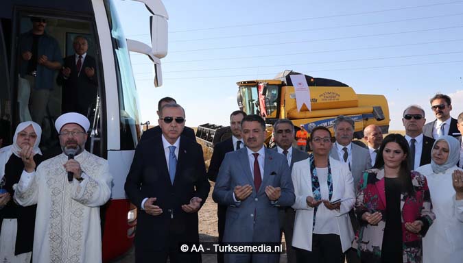Erdoğan test elektrische tractor van Turkse makelij - Turkse Media ...