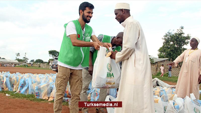 Turkse donaties Offerfeest naar miljoenen behoeftigen in 70 landen ...