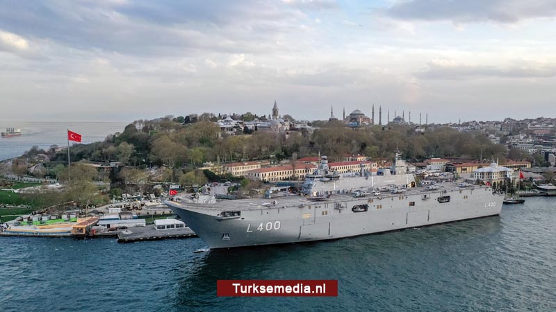 Turken stormen af op zelfgebouwd vliegdekschip TCG Anadolu - Turkse ...