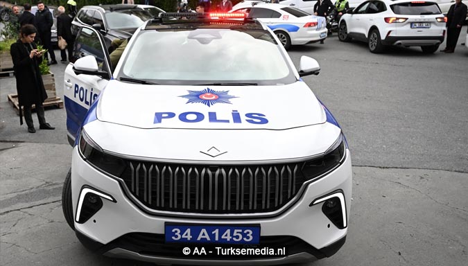 Turkse politie neemt eerste auto van eigen merk Togg in dienst - Turkse ...